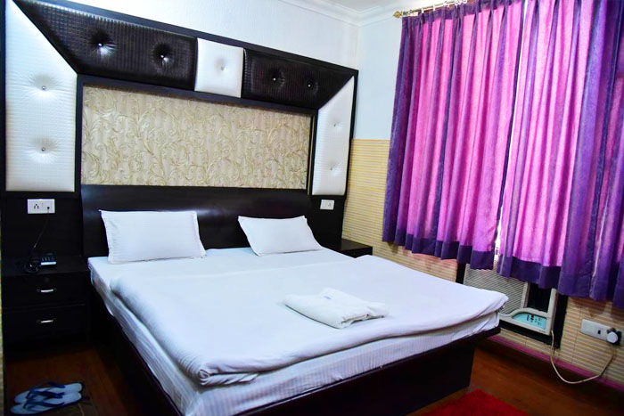 Hotel Red Rose, Jammu - Booking Best Rooms in Jammu & Hotels in Jammu ...