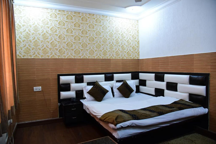 Hotel Red Rose, Jammu - Booking Best Rooms in Jammu & Hotels in Jammu ...
